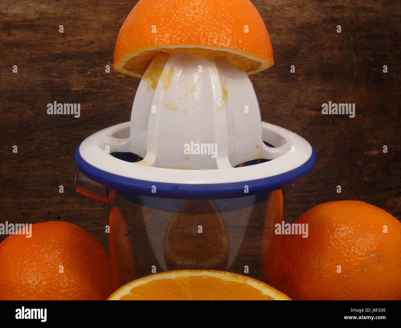 squeeze orange juice Stock Photo - Alamy