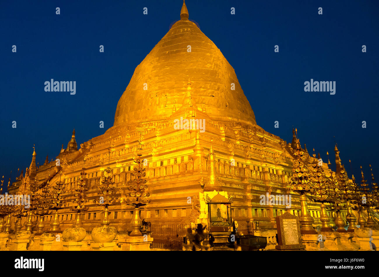Shwezigon Pagoda at night, Bagan, Myanmar Stock Photo - Alamy