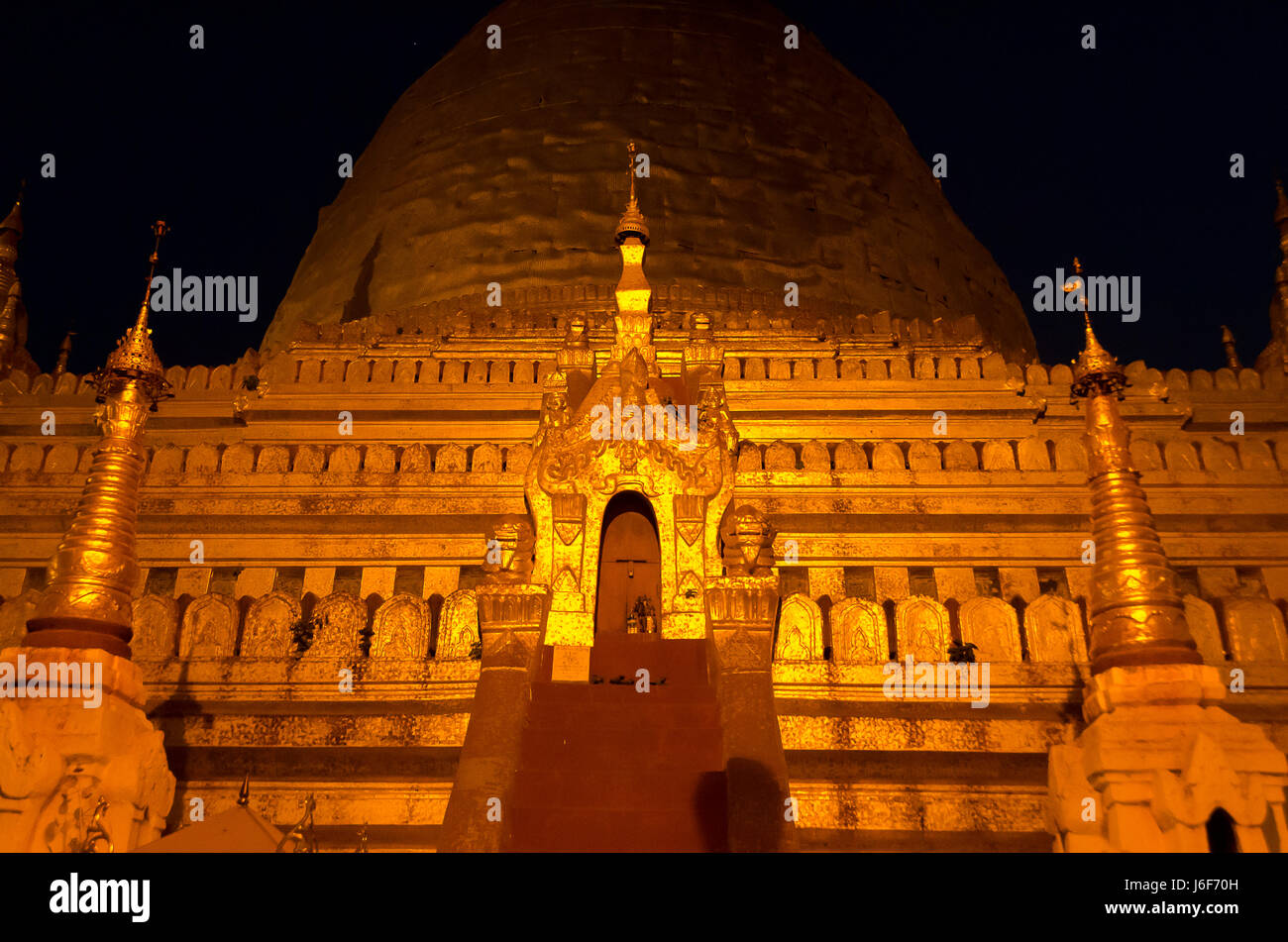 Shwezigon Pagoda at night, Bagan, Myanmar Stock Photo - Alamy