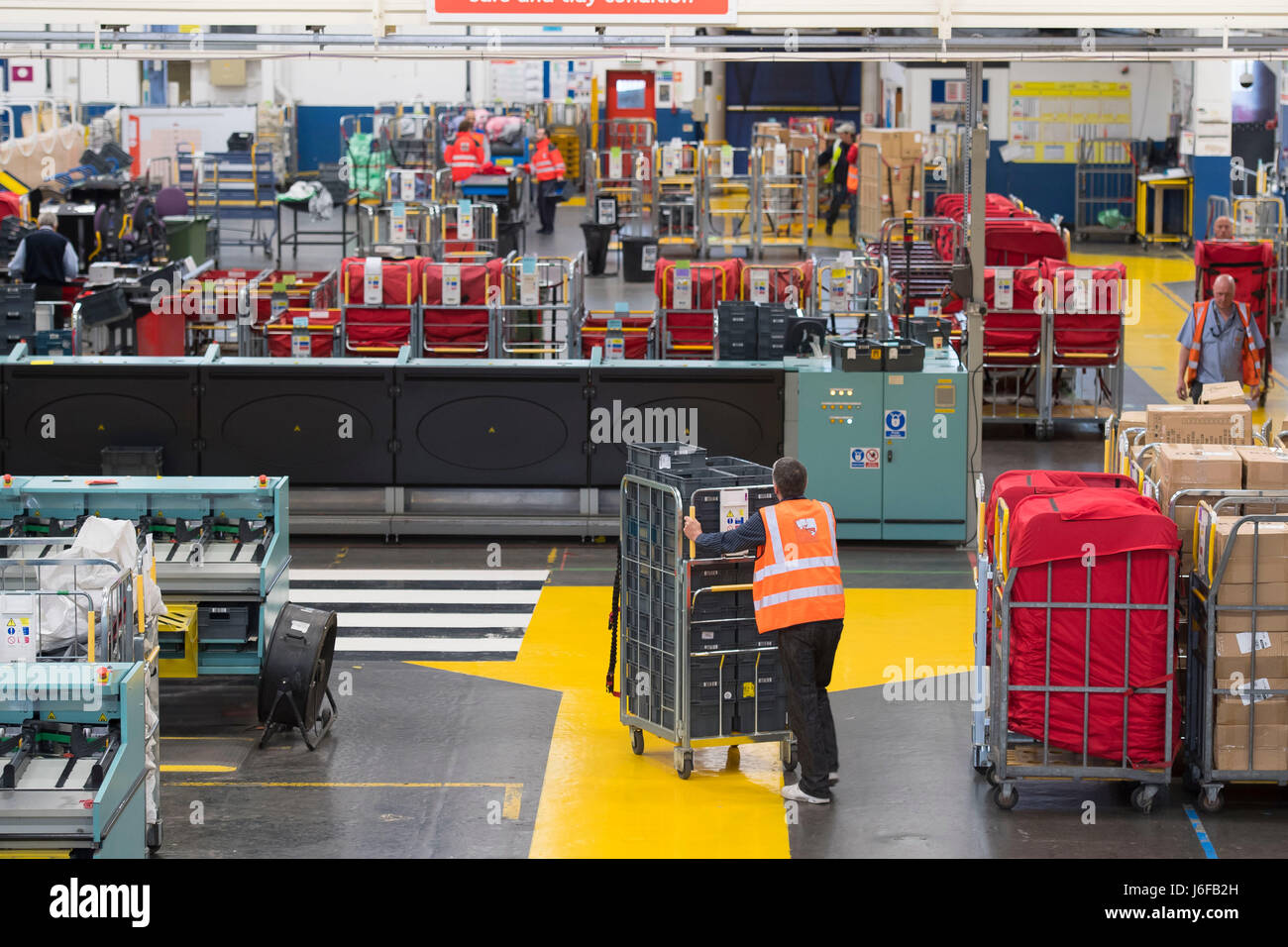 Sorting office hi-res stock photography and images - Alamy