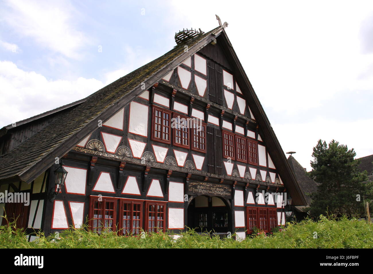 house building frame-work style of construction architecture ...