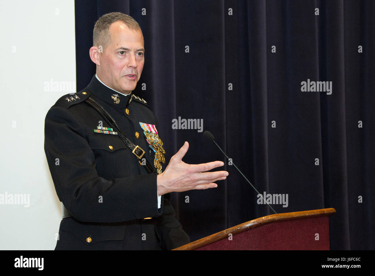 Lt gen robert r ruark hi-res stock photography and images - Alamy