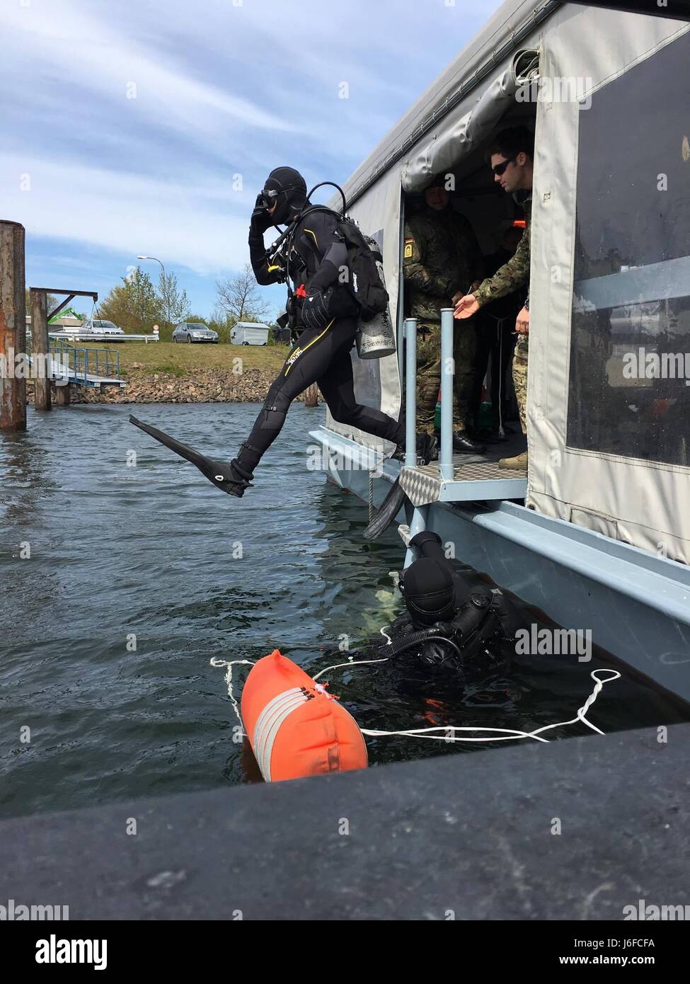 Mine clearance divers hi-res stock photography and images - Alamy