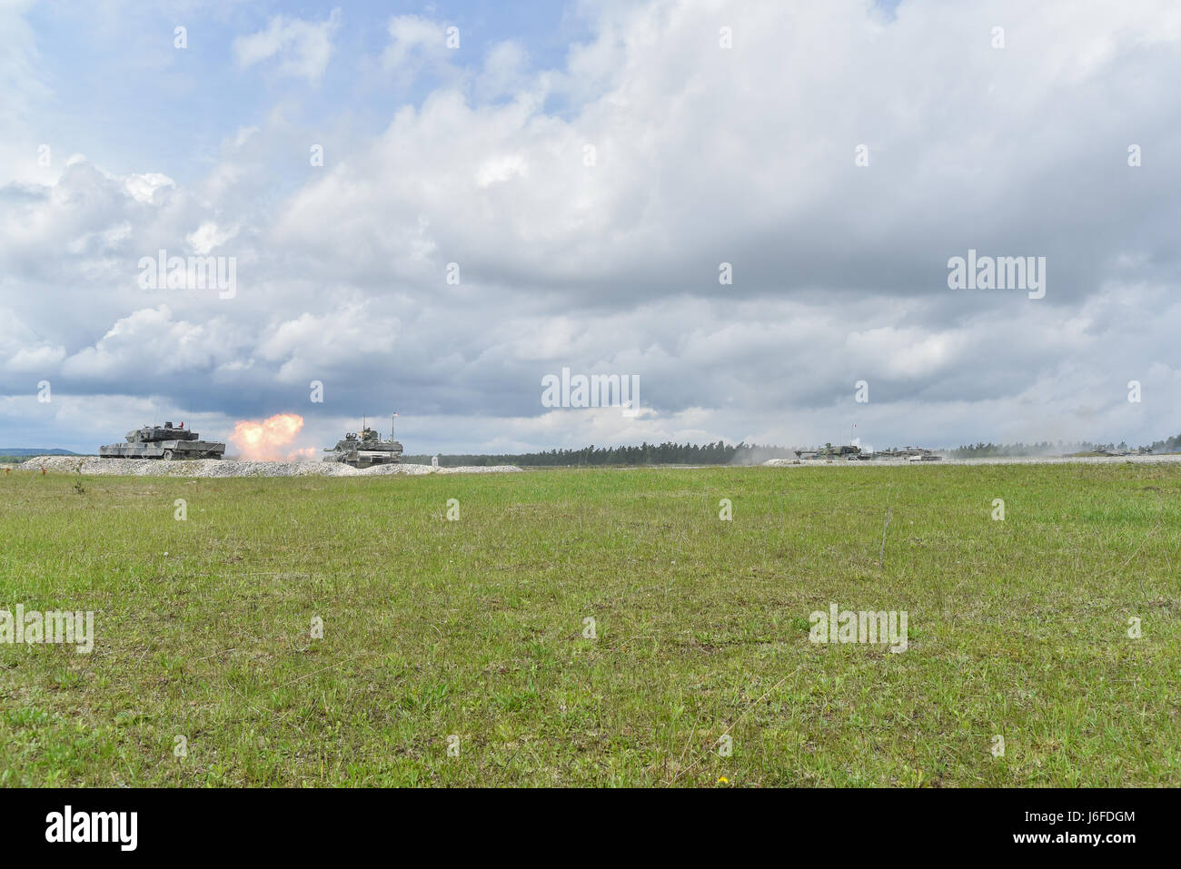 Strong europe tank challenge competition hi-res stock photography and ...