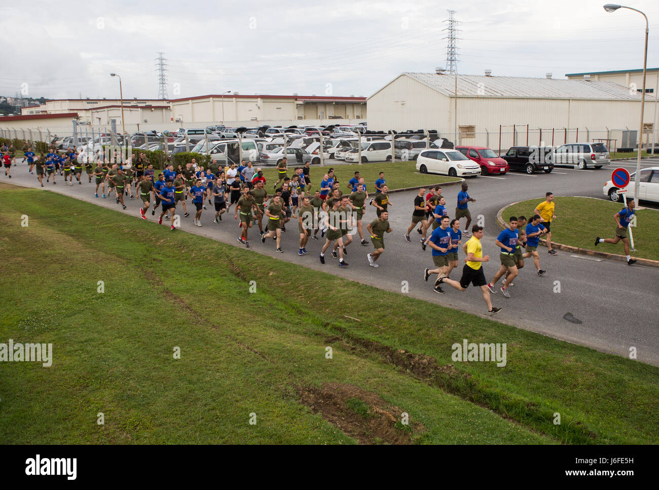 U.S. Marines with Bravo Company, Headquarters and Support Battalion ...