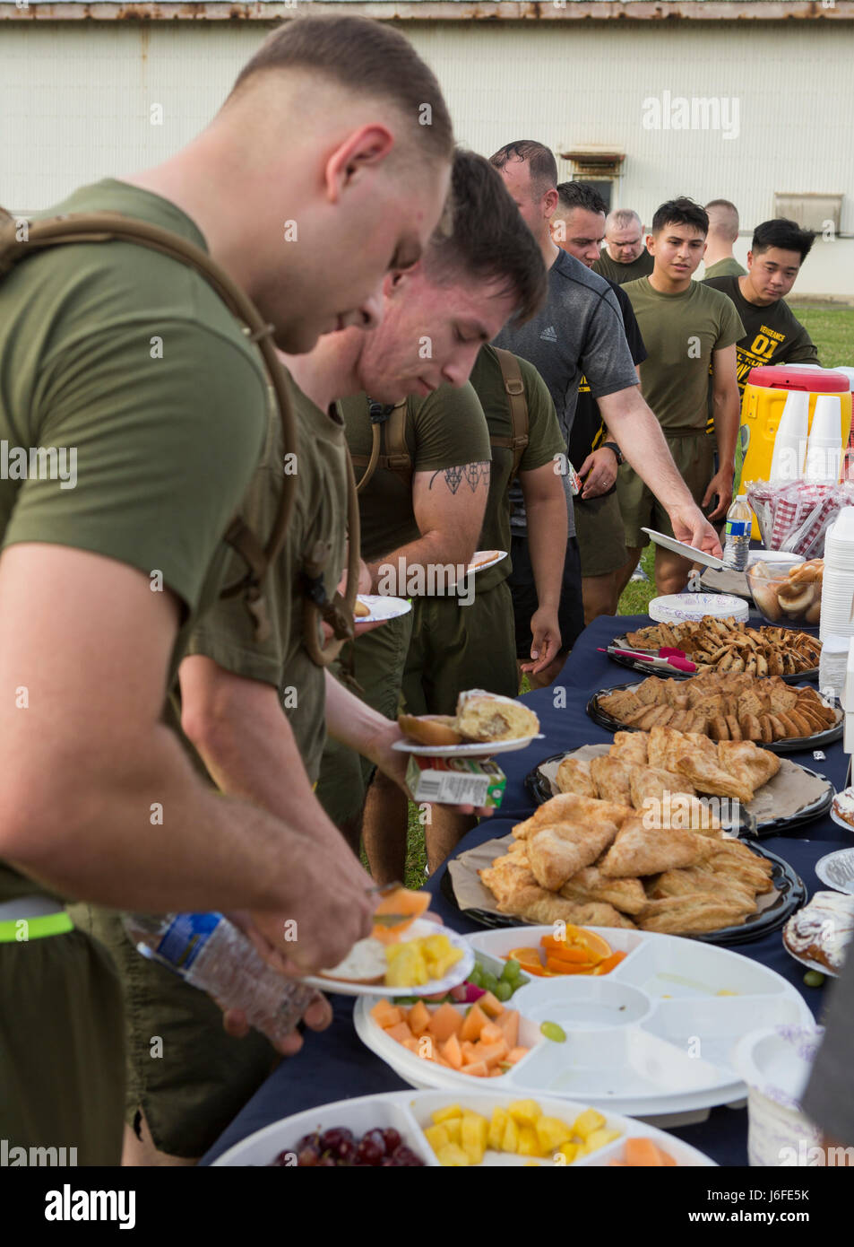 U.S. Marines with Bravo Company, Headquarters and Support Battalion ...