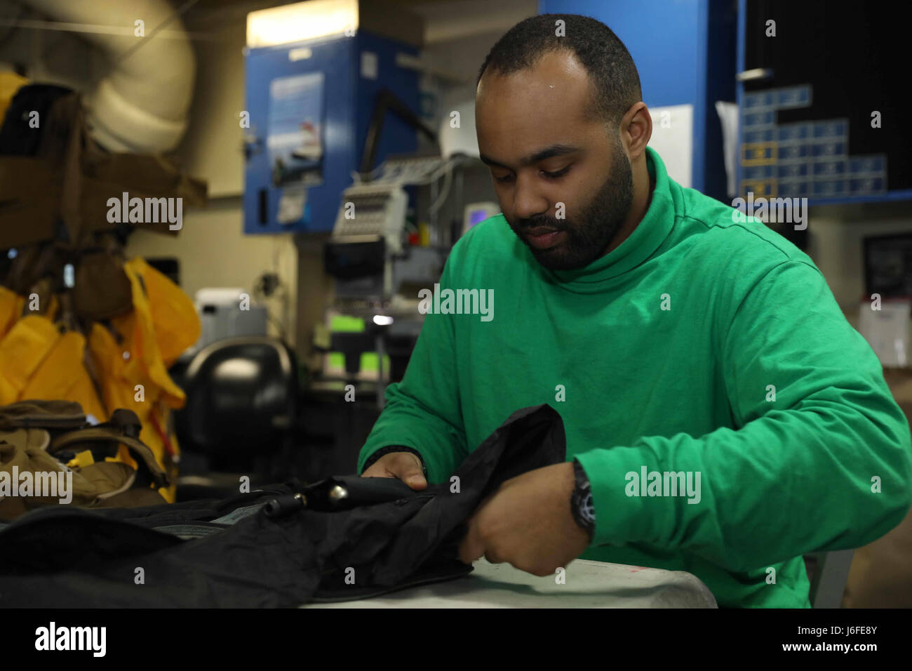 170512-N-HP188-017 U.S. 5TH FLEET AREA OF OPERATIONS (May 12, 2017 ...