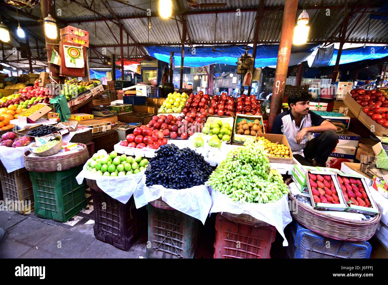Display of fruit and vegetables in an India Market Stock Photo - Alamy