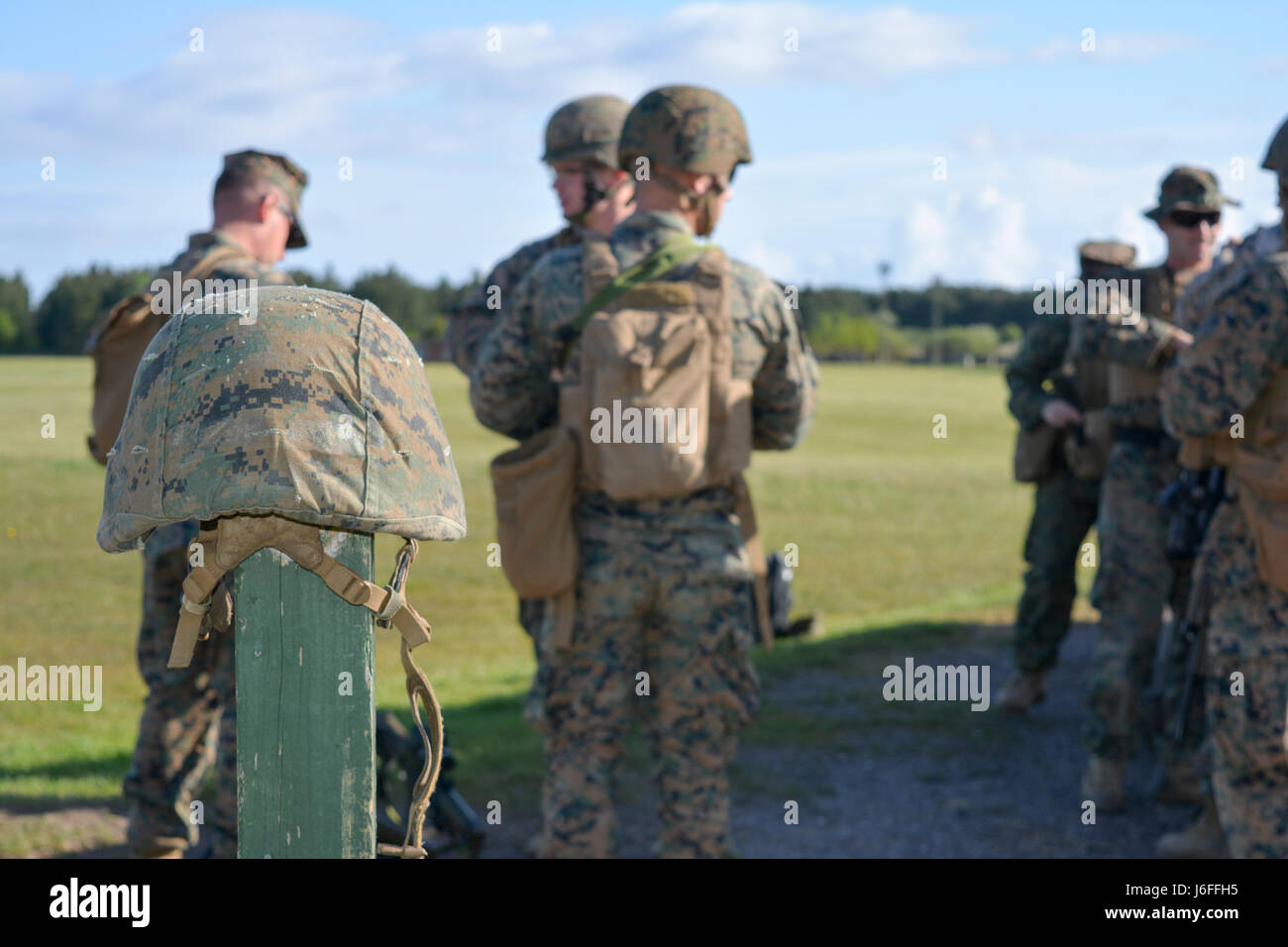 U.S. Marines with Weapons Marksmanship Company, Weapons Training ...