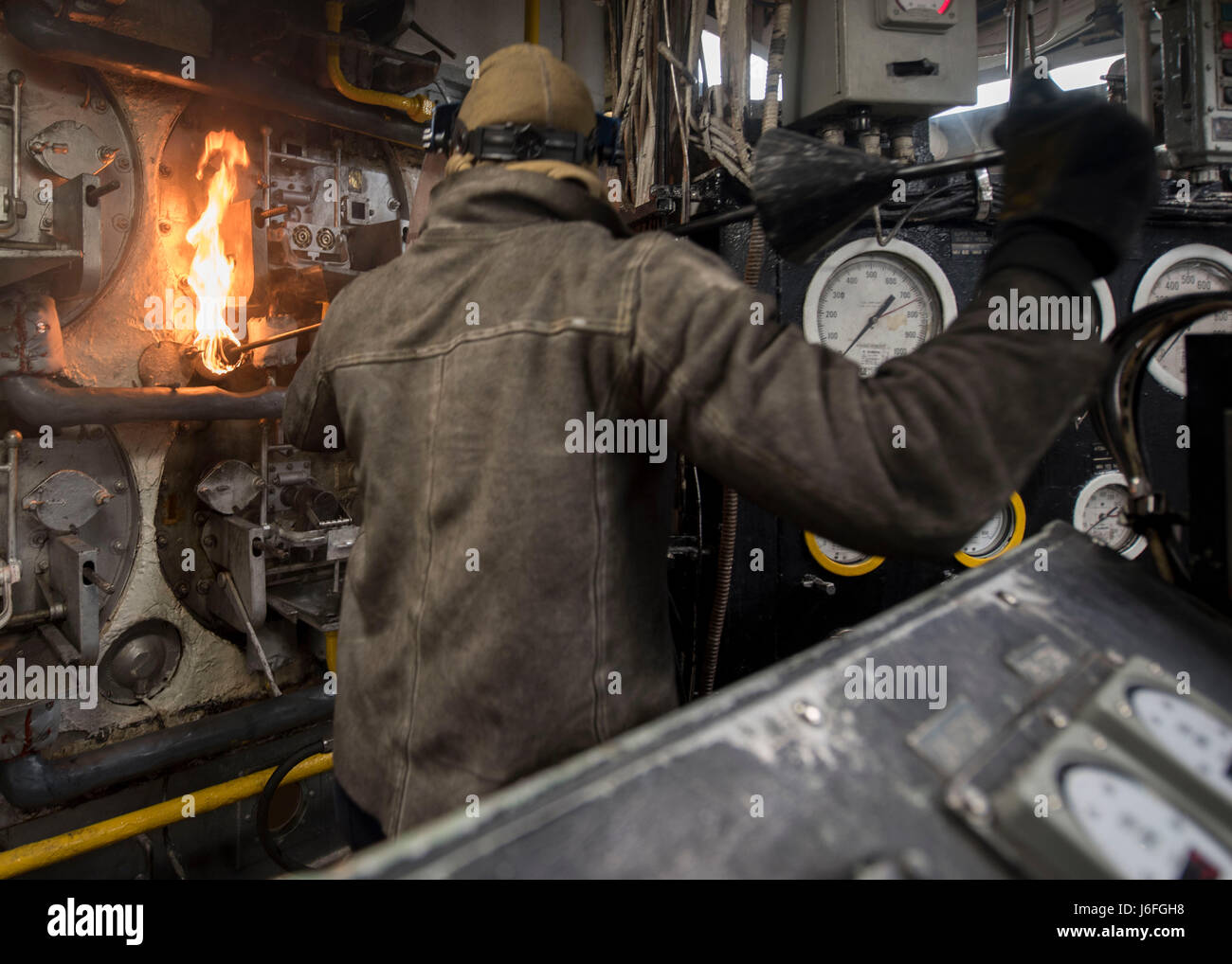170515-N-SA412-061 PORTSMOUTH, Va. (May 15, 2017) Machinist's Mate 3rd ...
