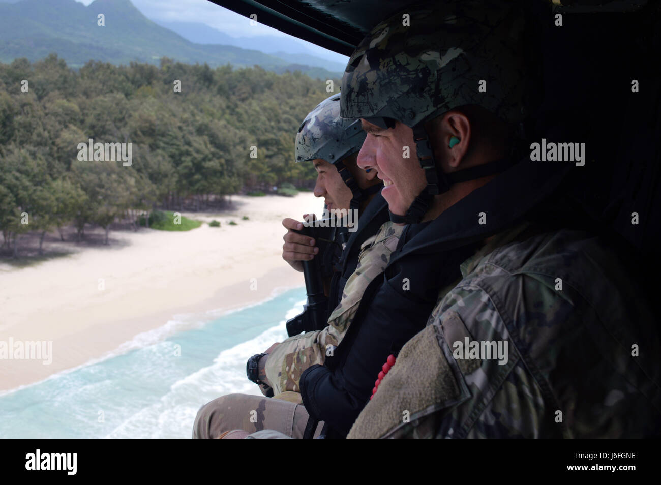 U.S. Army Soldiers assigned to the 3rd Squadron, 4th Cavalry Regiment ...