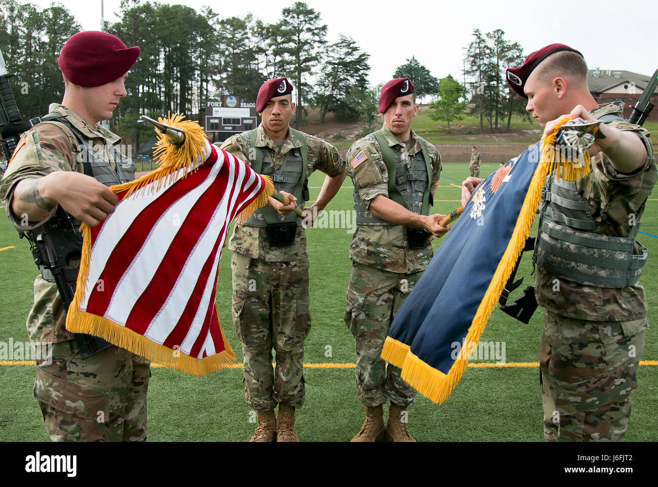 Paratroopers from the 1st Battalion, 508th Parachute Infantry Regiment ...