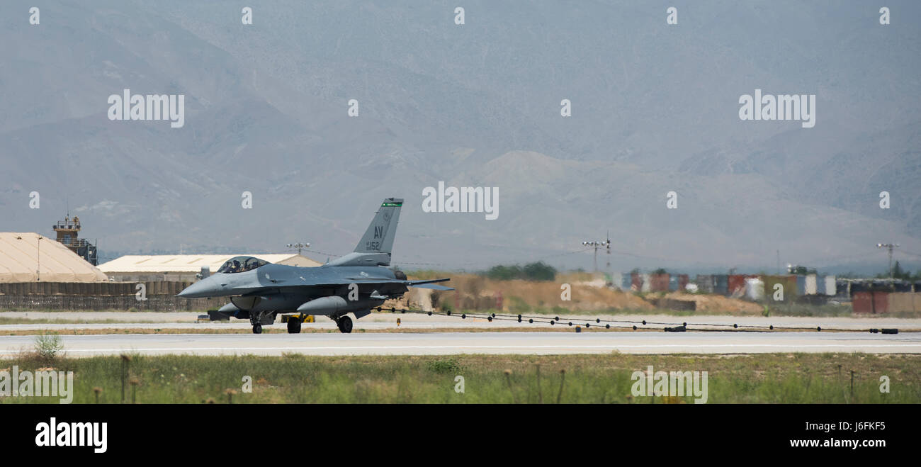 An F-16 Fighting Falcon from the 555th Expeditionary Fighter Squadron ...