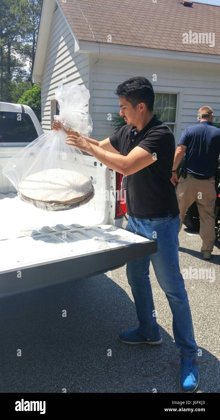 Plastic waste compressors hi-res stock photography and images - Alamy