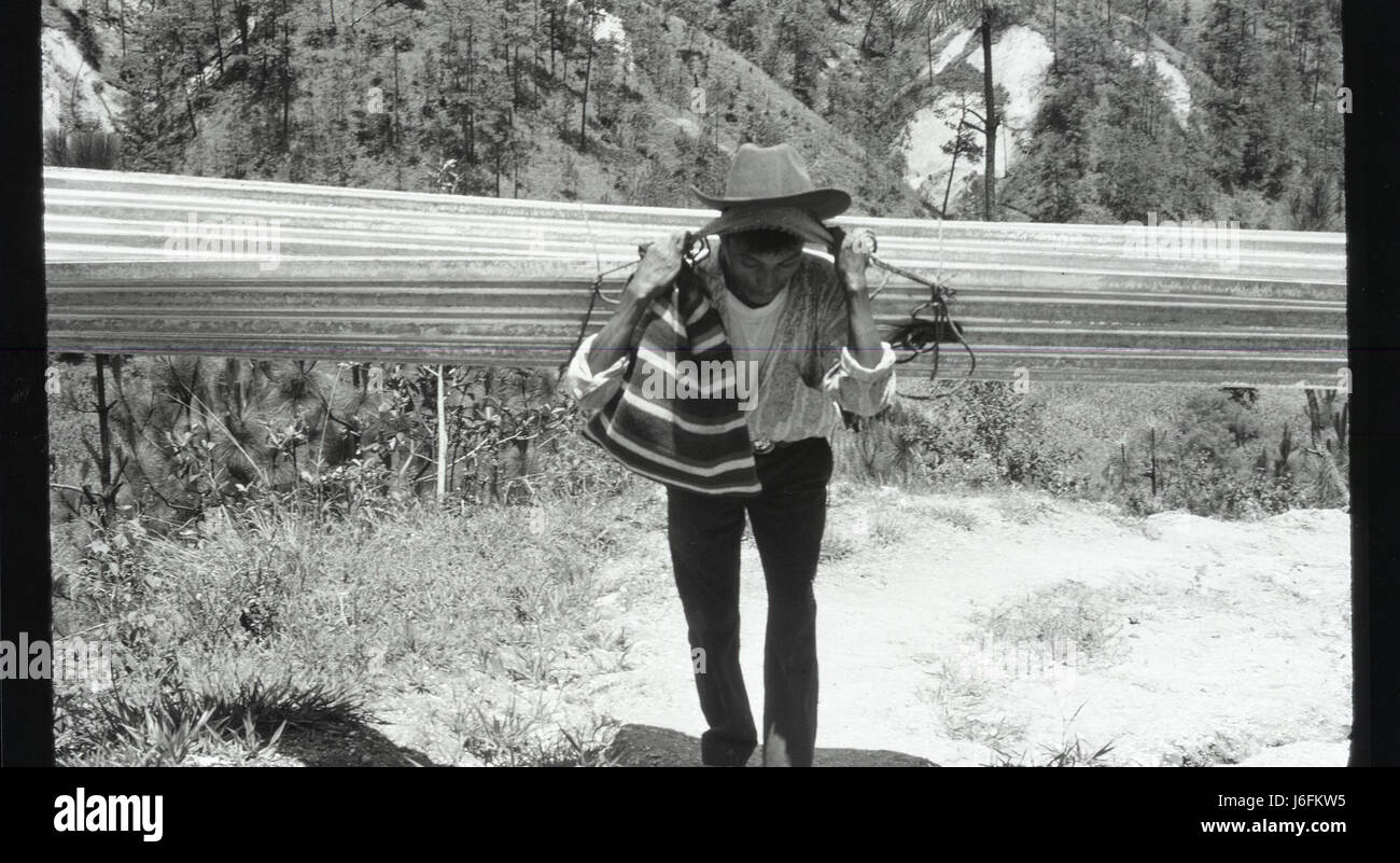 Us army soldier putting hi-res stock photography and images - Alamy