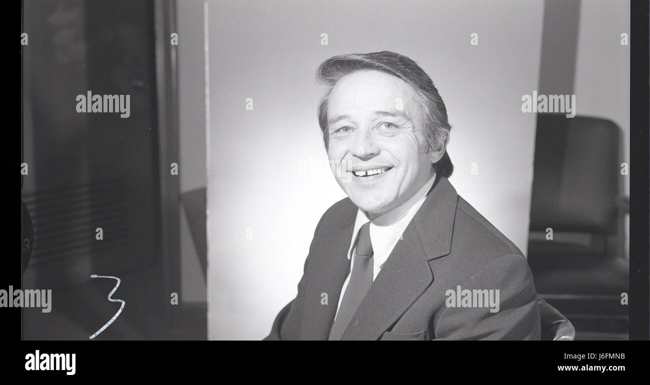 BILL MCINTYRE LOOKING INTO THE CAMREA SMILING Stock Photo - Alamy