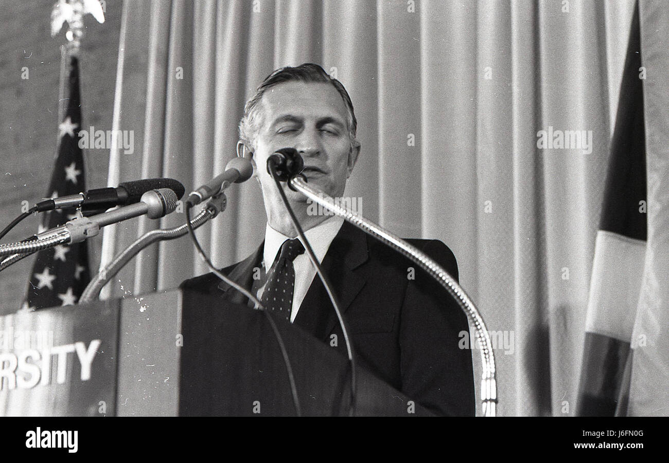 EDWARD SEAGA IS AT THE PODIUM GIVING A SPEECH AT HOWARD UNIVERSITY ...