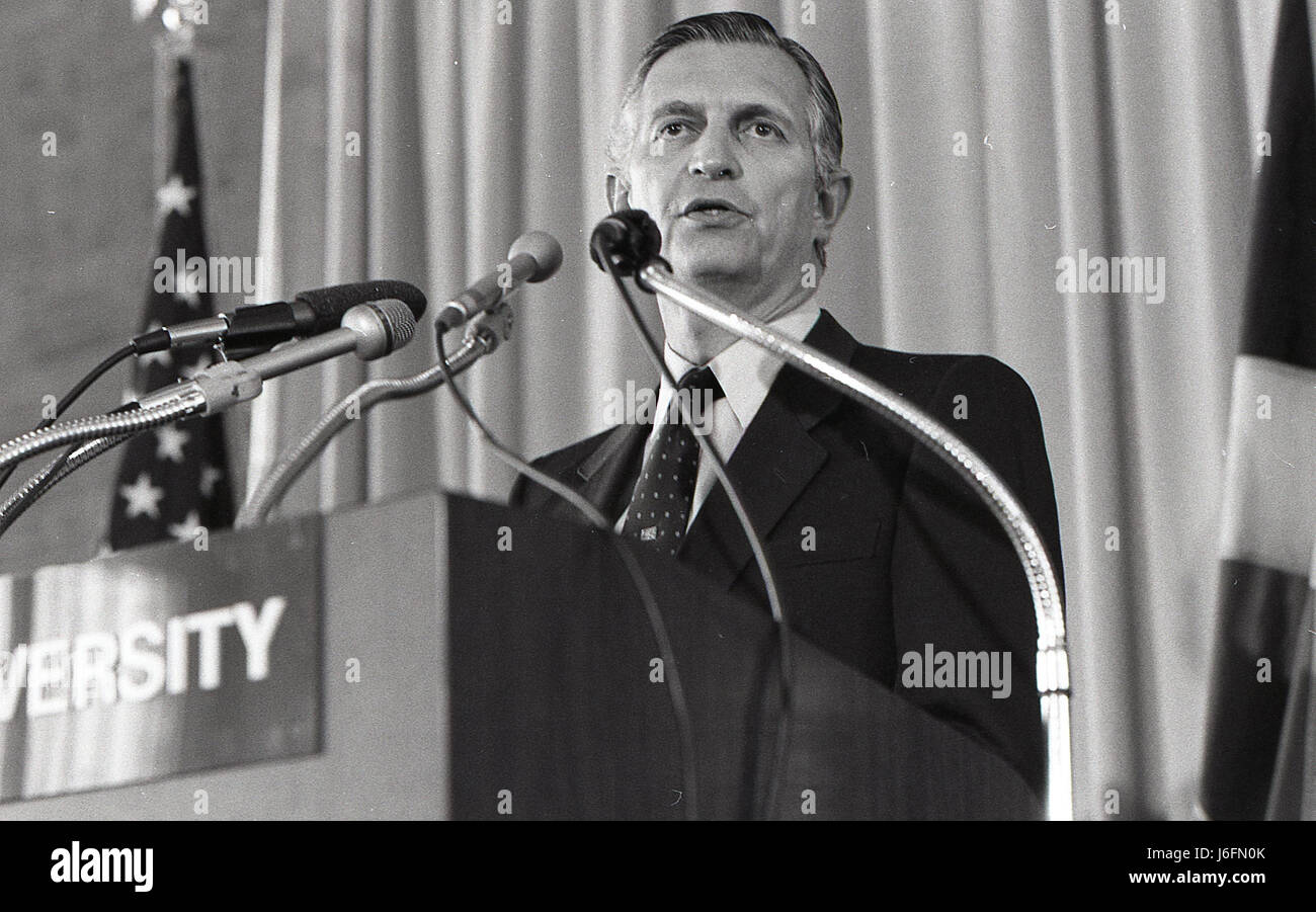 EDWARD SEAGA IS AT THE PODIUM GIVING A SPEECH AT HOWARD UNIVERSITY ...