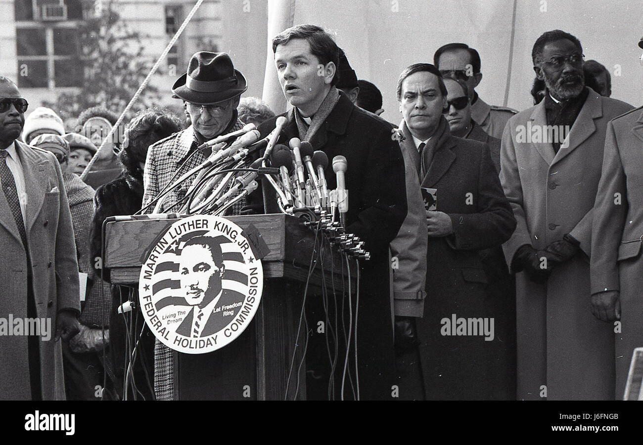 pastor speaking at podium Stock Photo - Alamy