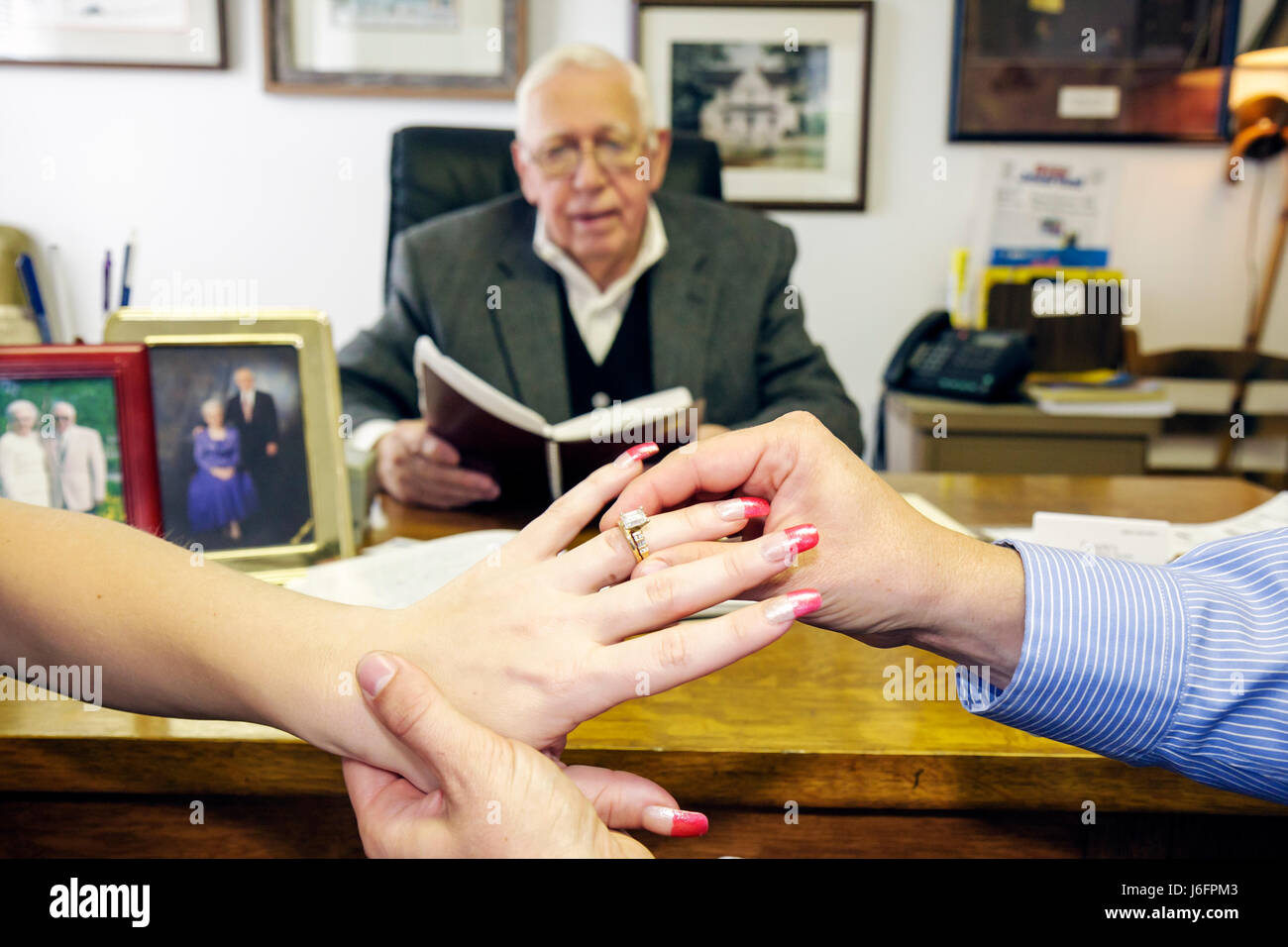 Senior couple making love hi-res stock photography and images - Alamy