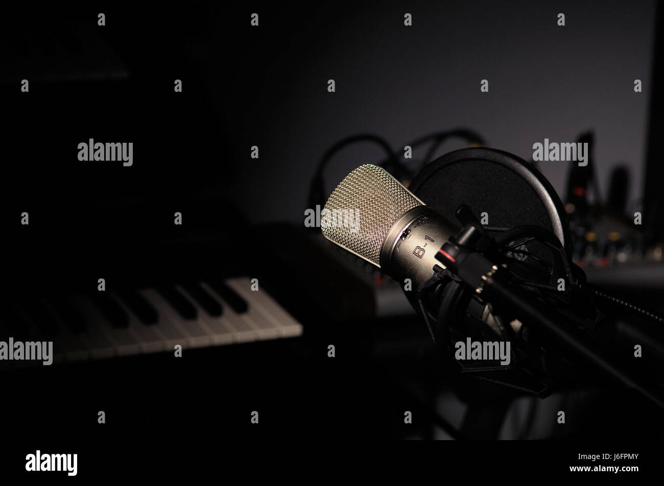 Musikstudio hi-res stock photography and images - Alamy