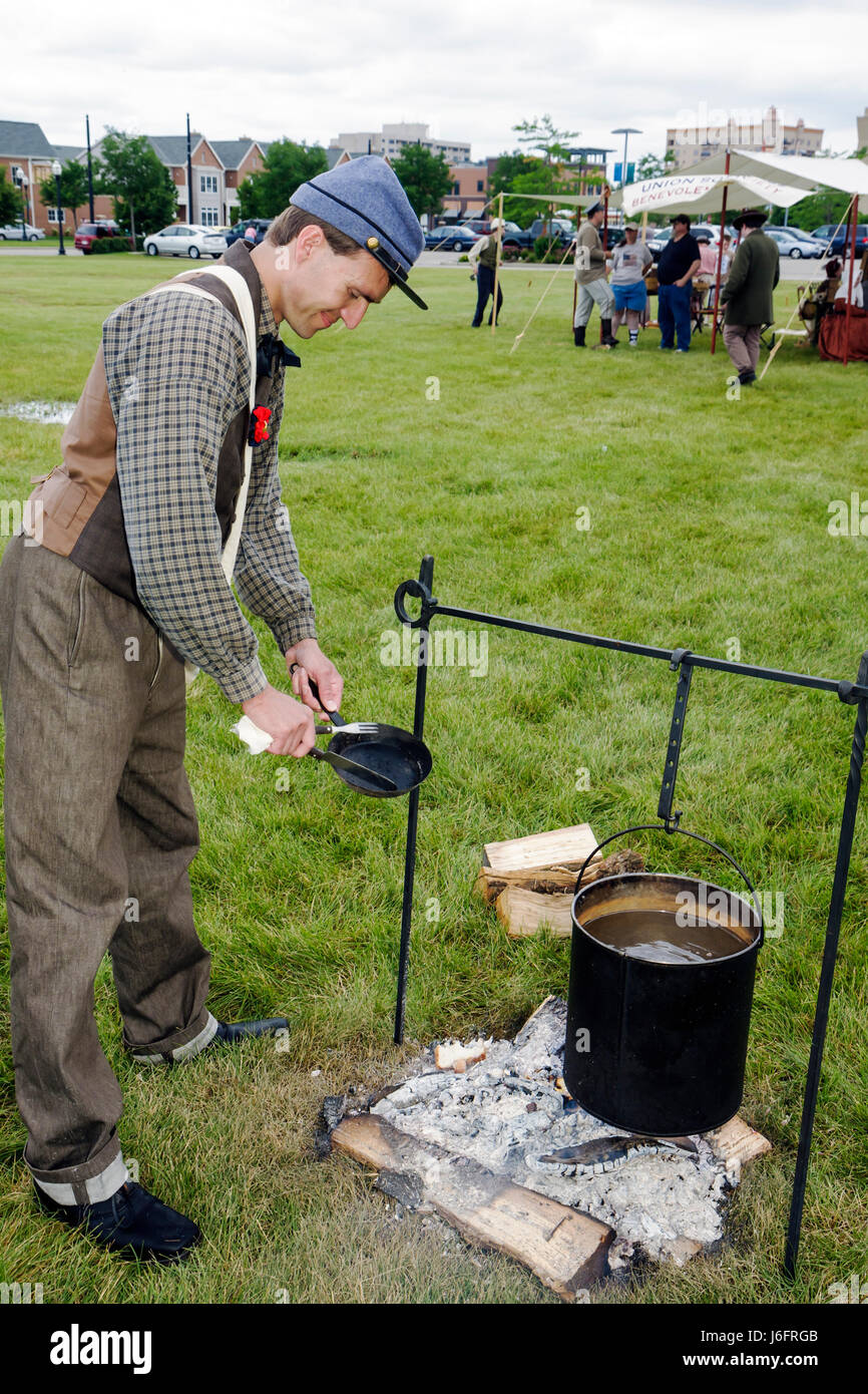 Cooking In Civil War High Resolution Stock Photography and Images - Alamy