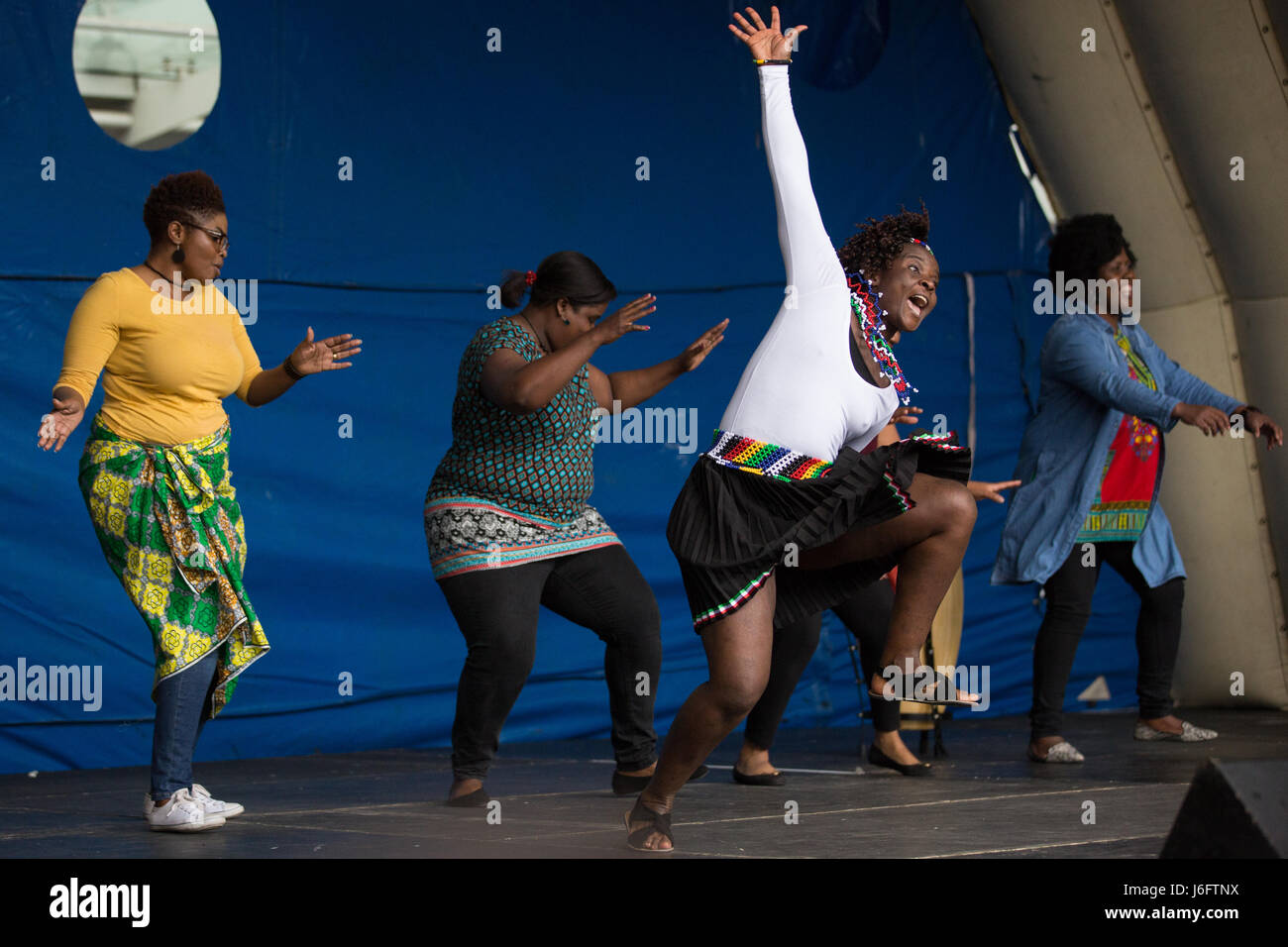 Dances from around the world hi-res stock photography and images - Alamy