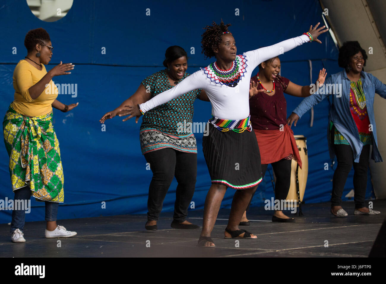Dances from around the world hi-res stock photography and images - Alamy