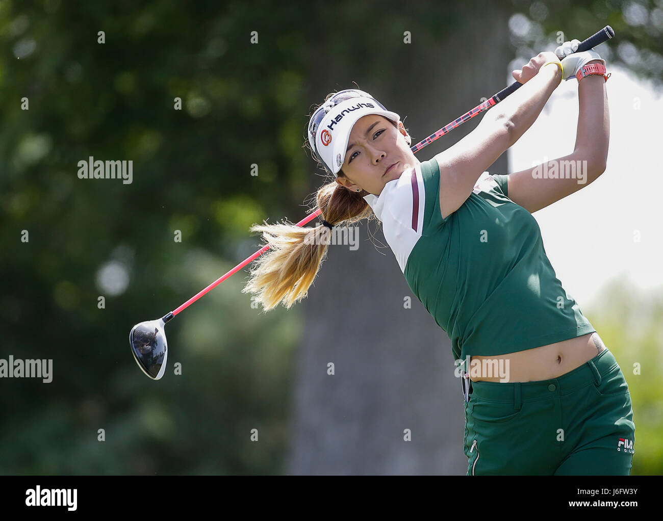 Williamsburg, Virginia, USA. 20th May, 2017. Jenny Shin drives the ball ...