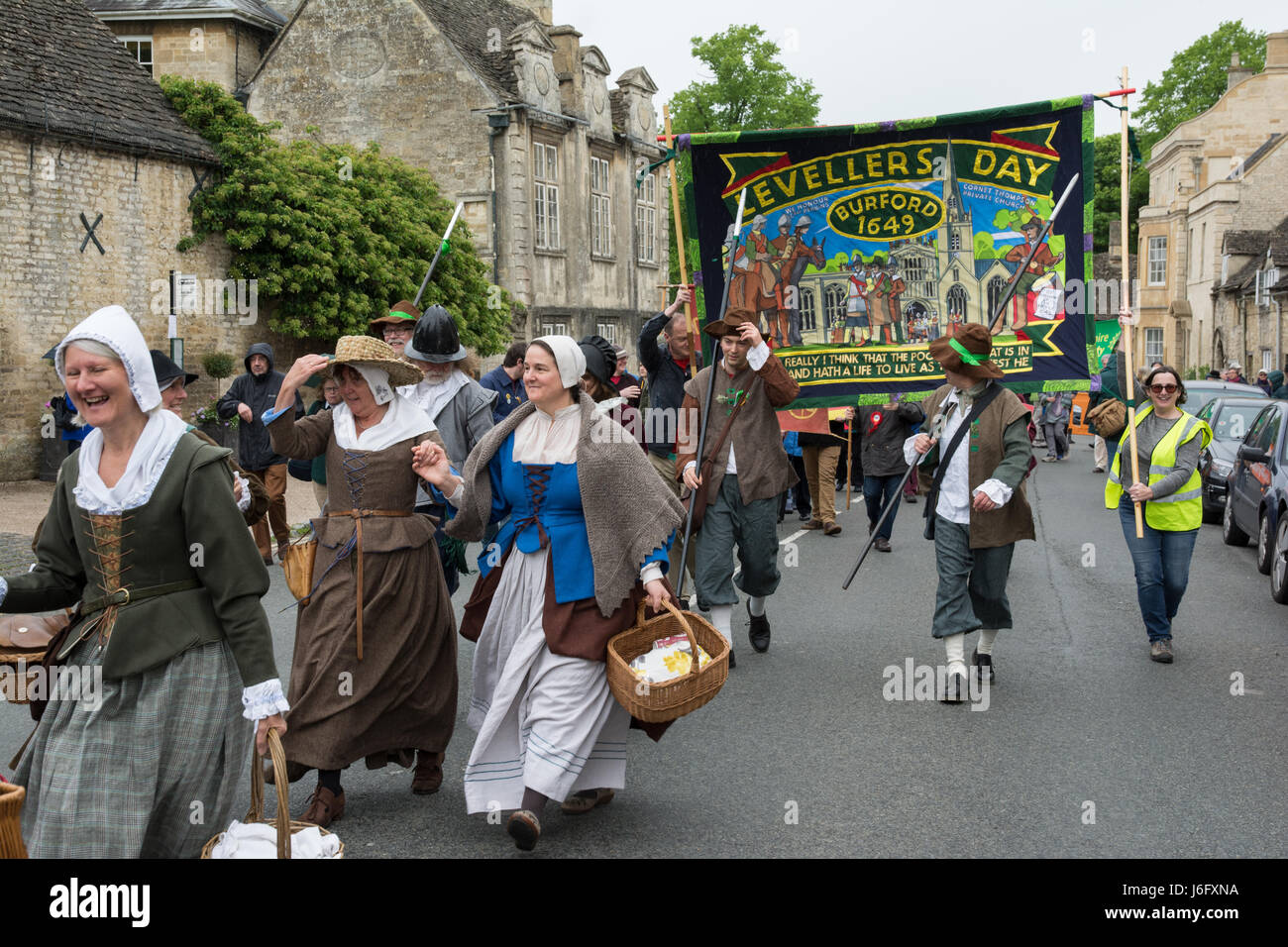 Burford churchyard levellers memorial hi-res stock photography and ...