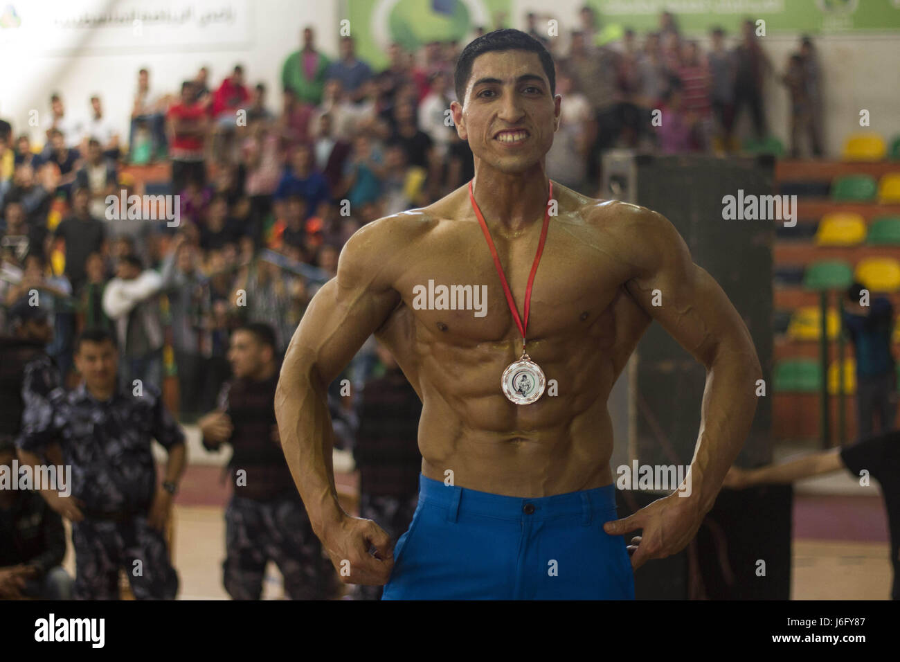 Gaza City, The Gaza Strip, Palestine. 20th May, 2017. A Palestinian man ...