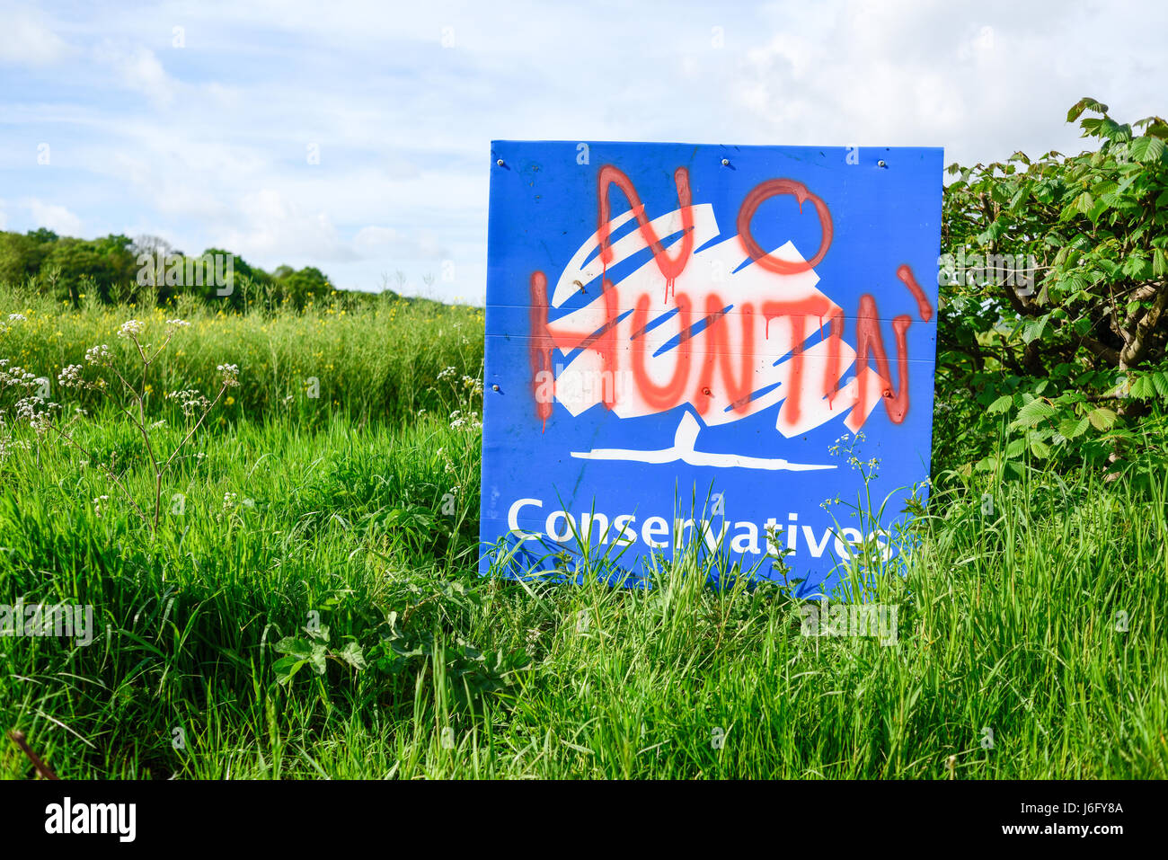 Oxton, Nottinghamshire, UK. 21st May 2017. No Hunting graffiti paint ...