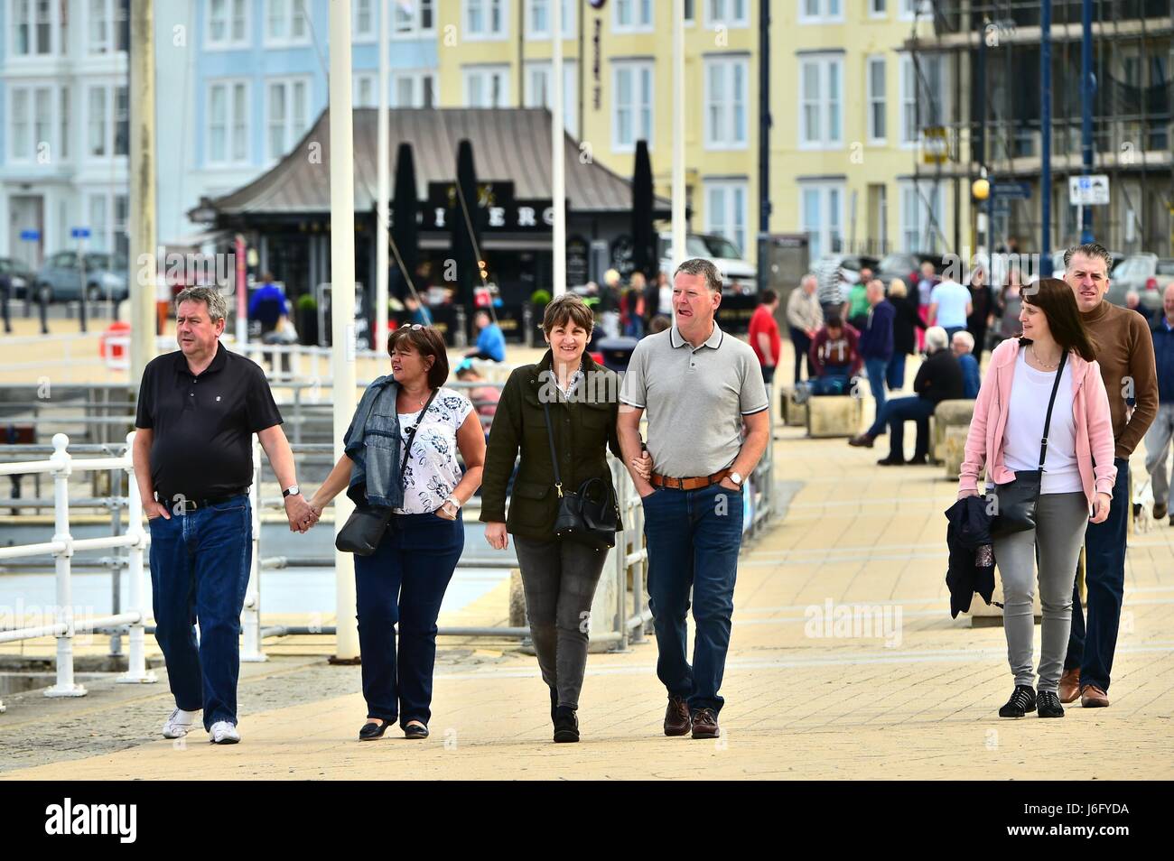 Aberystwyth Wales Uk, Sunday 21 May 2017 UK Weather: A bright and sunny ...