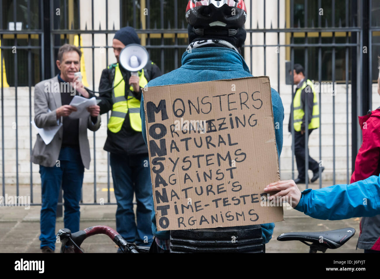 Genetically modified foods london hi-res stock photography and images ...