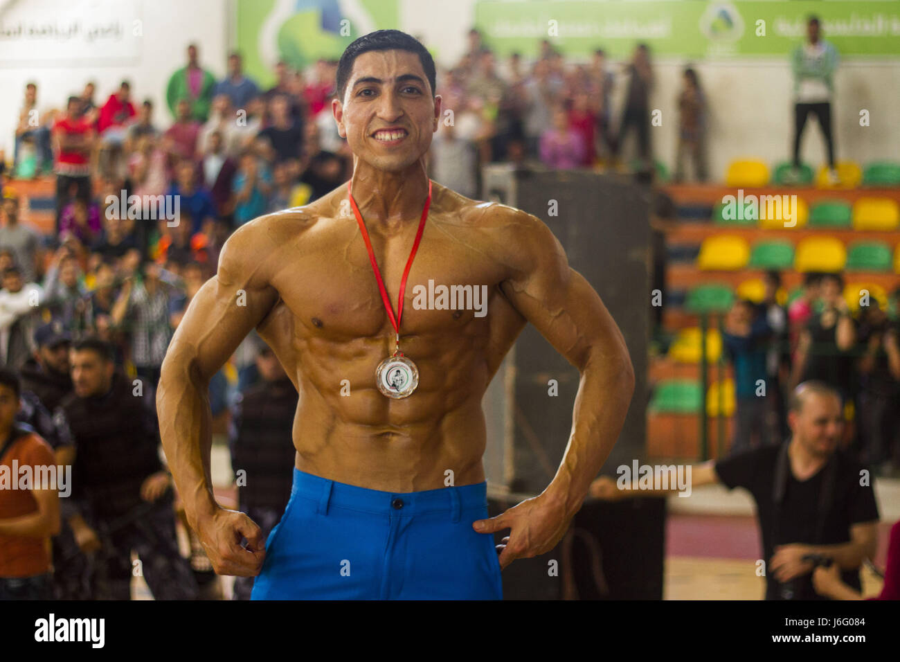 Gaza City, The Gaza Strip, Palestine. 20th May, 2017. A Palestinian man ...