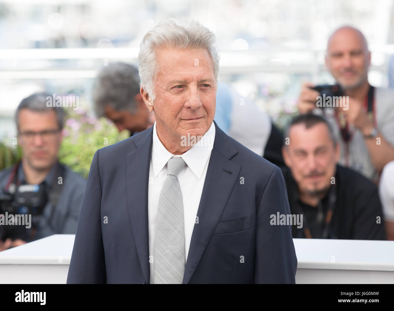 Cannes, France. 21st May, 2017. Actor Dustin Hoffman poses for a ...