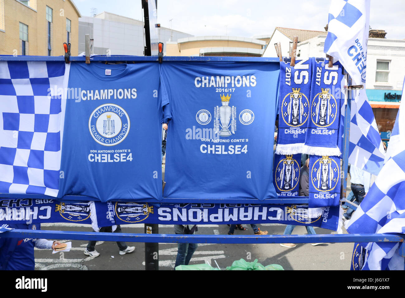 London, UK. 21st May, 2017. Police van bloks Fulham broadway as Fans ...