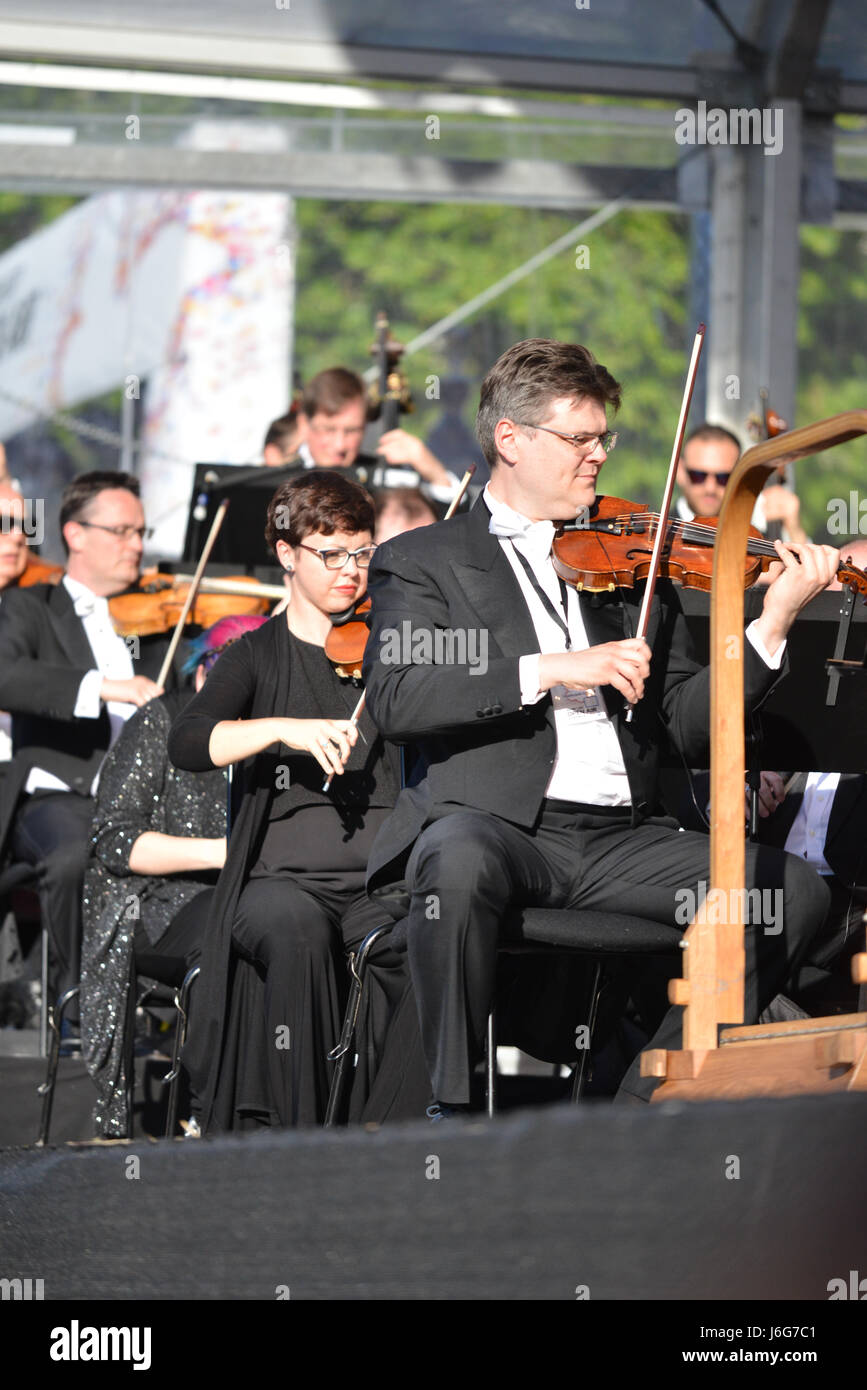 Trafalgar Square, London, UK. 21st May 2017. BMW LSO Open Air Classics ...