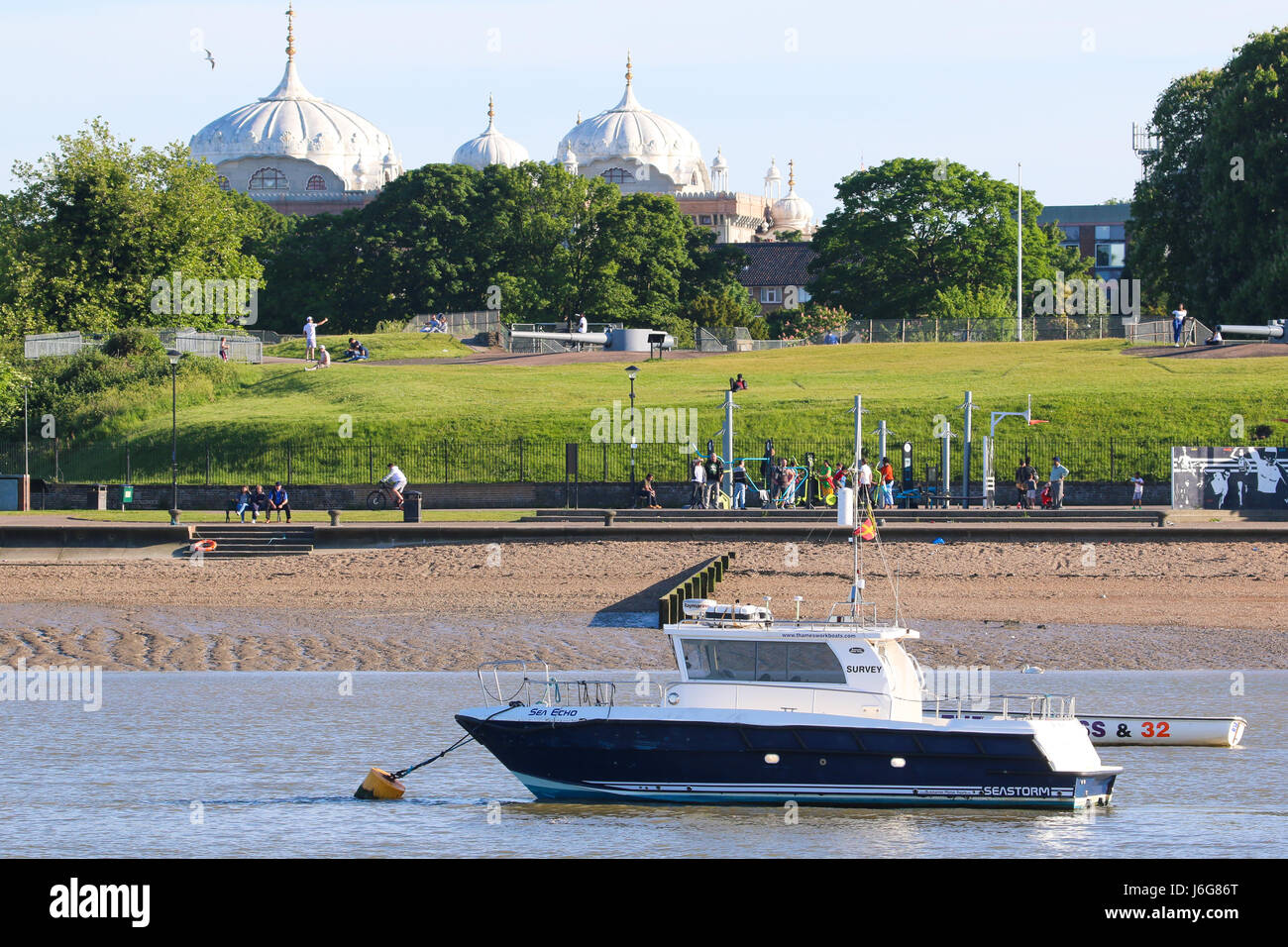 Gravesend, Kent, United Kingdom. 21st May, 2017. People enjoy the ...