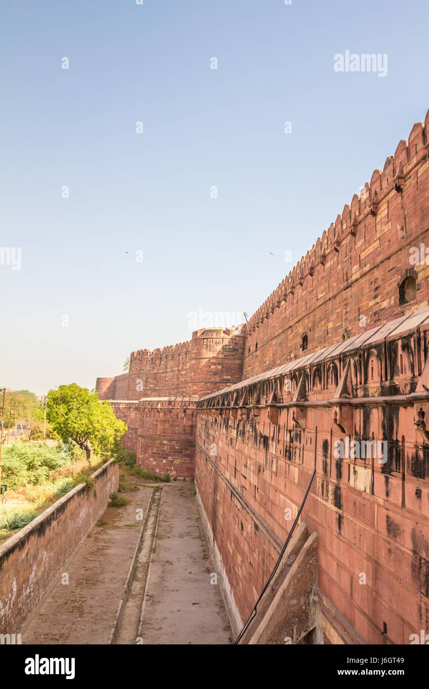 Walls of Agra Fort in India Stock Photo - Alamy