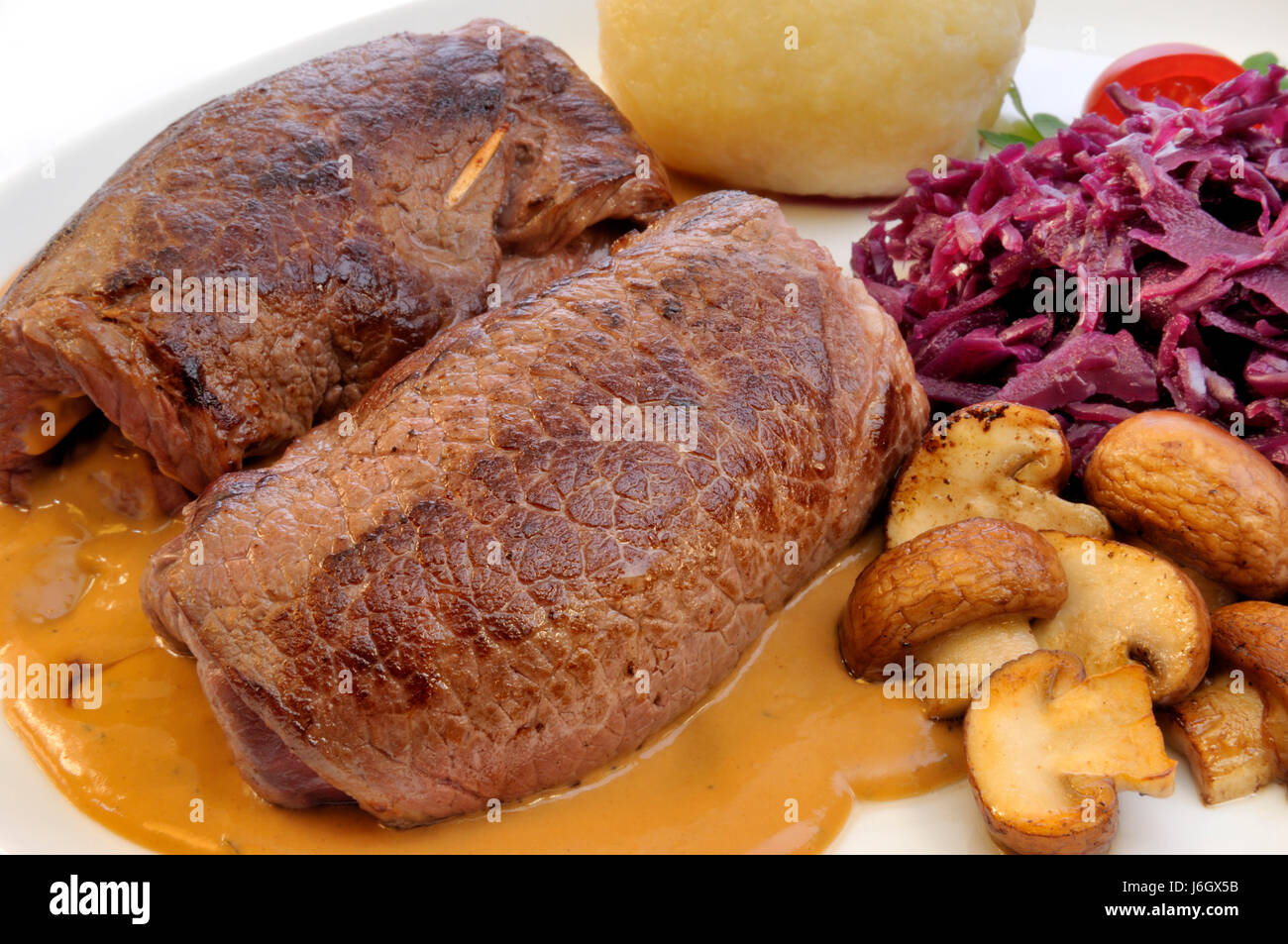 bovine food dish meal lunch beef food aliment sauce bovine mushrooms ...