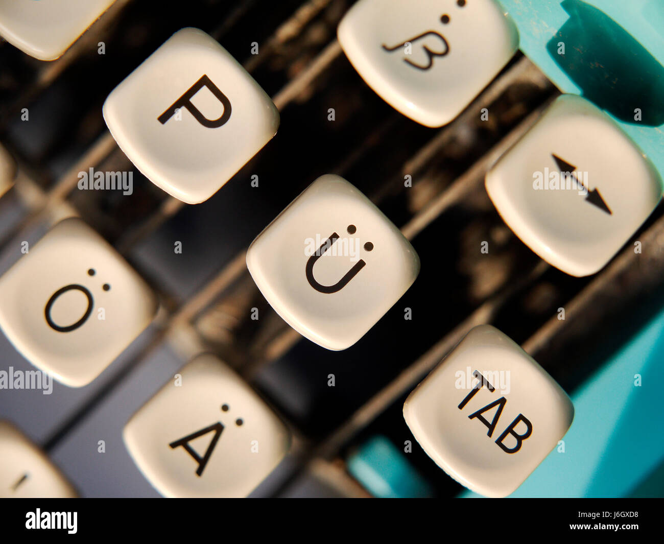 Mechanical typewriters hi-res stock photography and images - Alamy