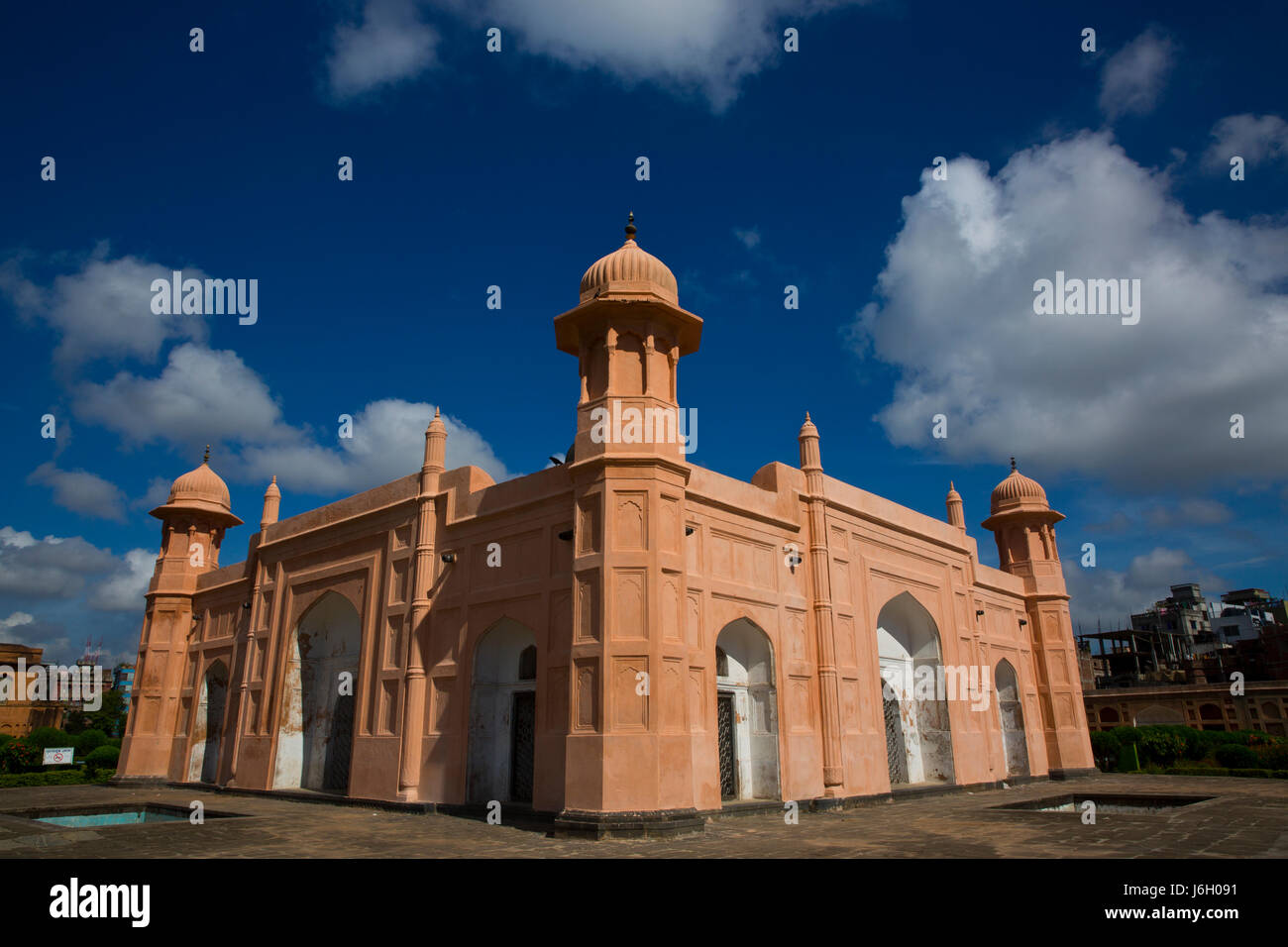 Tomb of bibi pari hi-res stock photography and images - Alamy
