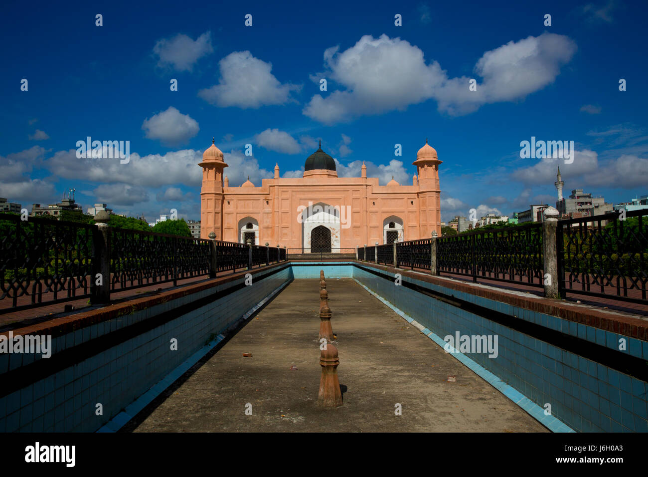 Inside mughal architecture hi-res stock photography and images - Alamy