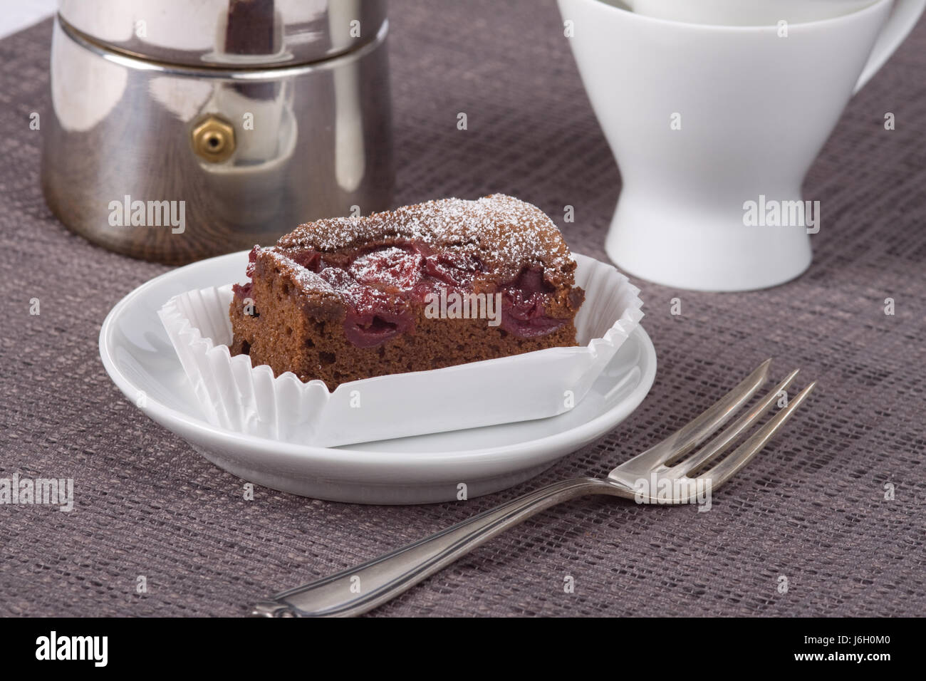 Braune kuchen hi-res stock photography and images - Alamy