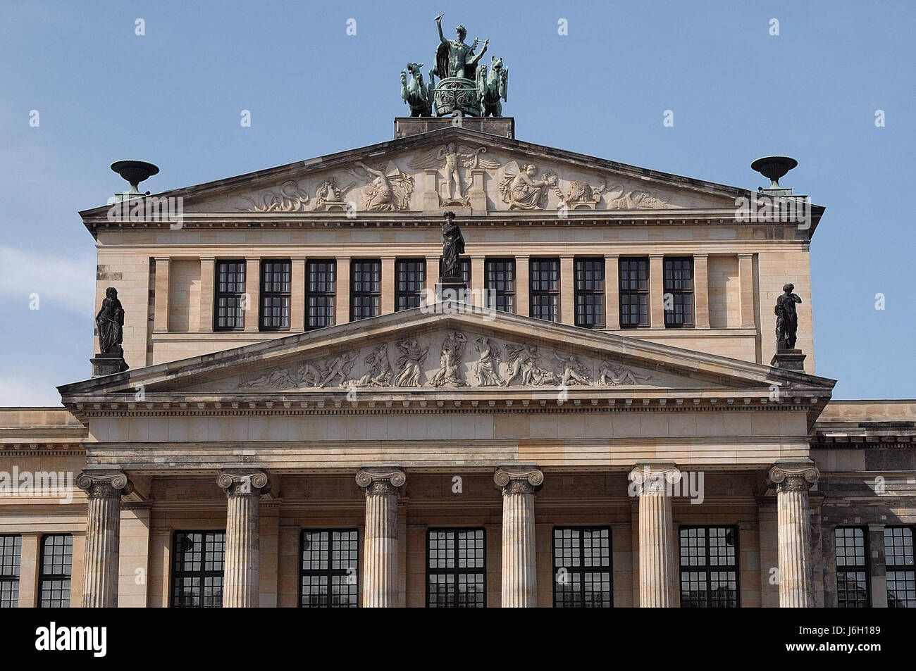 columns berlin museum capital house building columns pillar berlin ...