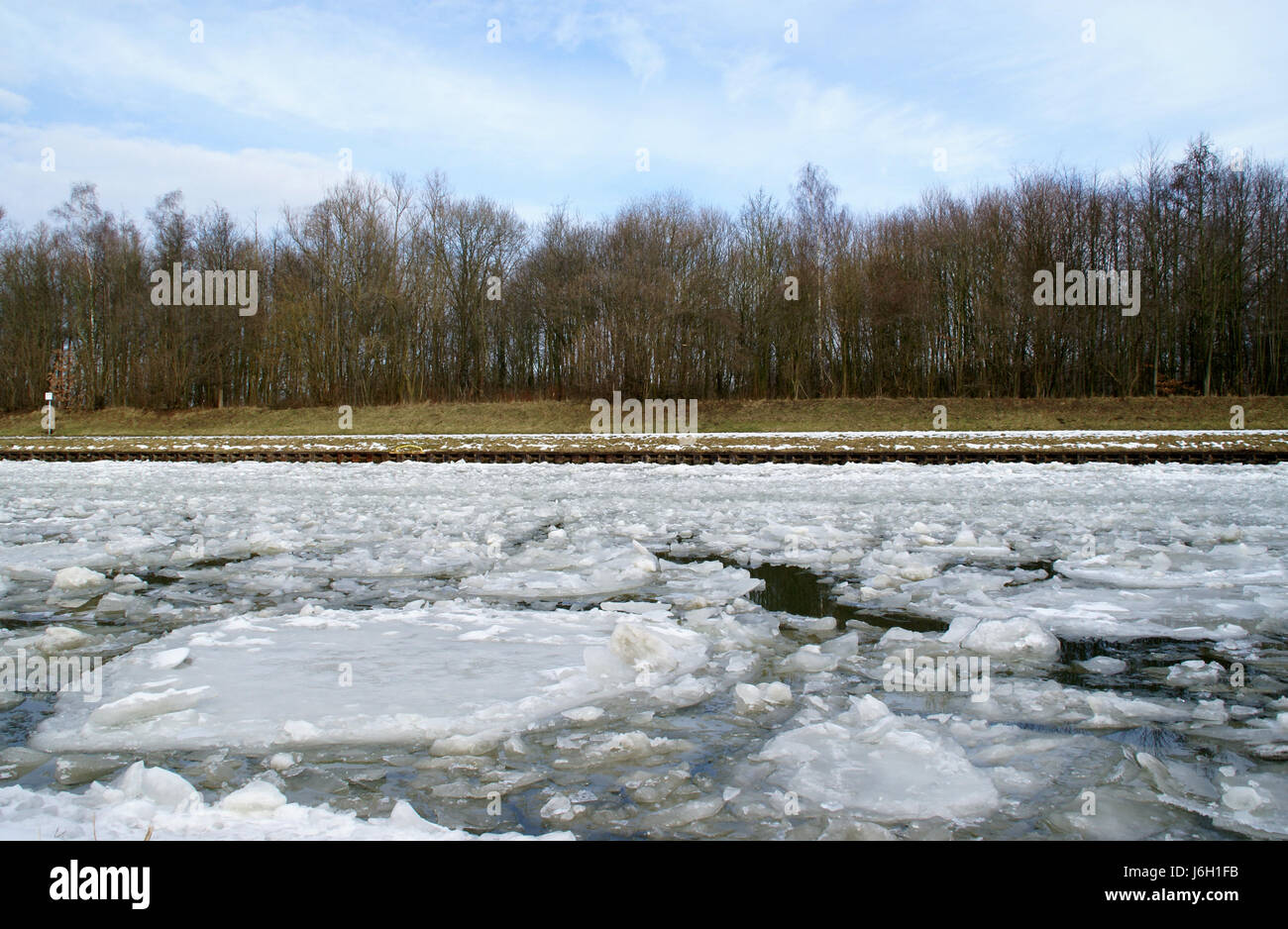 Brash ice channel hi-res stock photography and images - Alamy