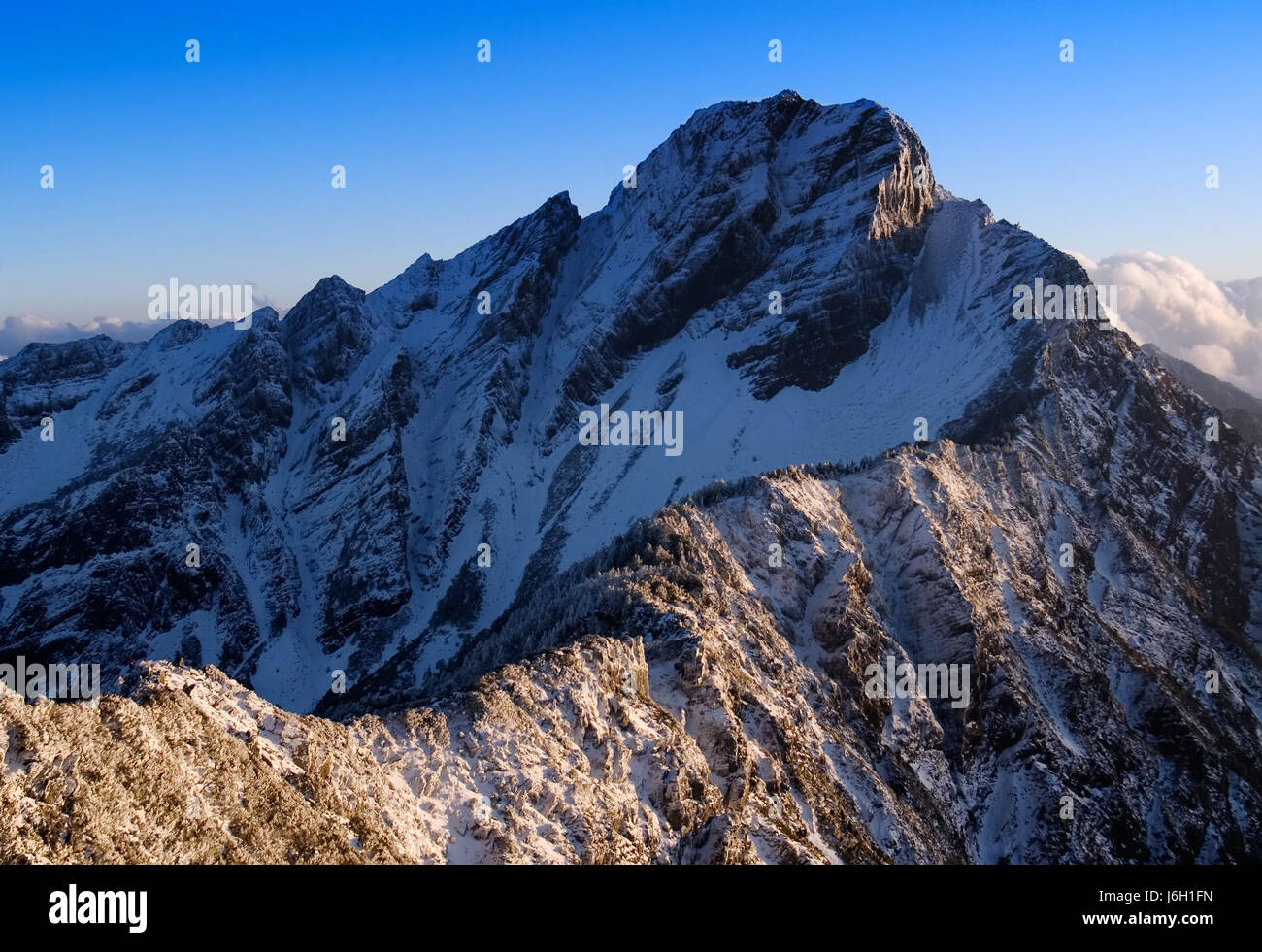 winter snow coke cocaine material drug anaesthetic addictive drug ...