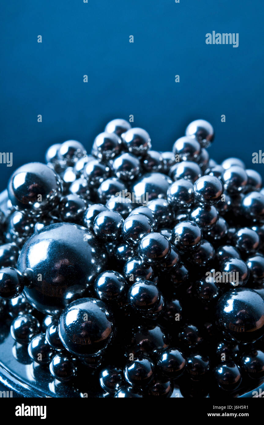 stack of metal reflective spheres in various sizes Stock Photo - Alamy