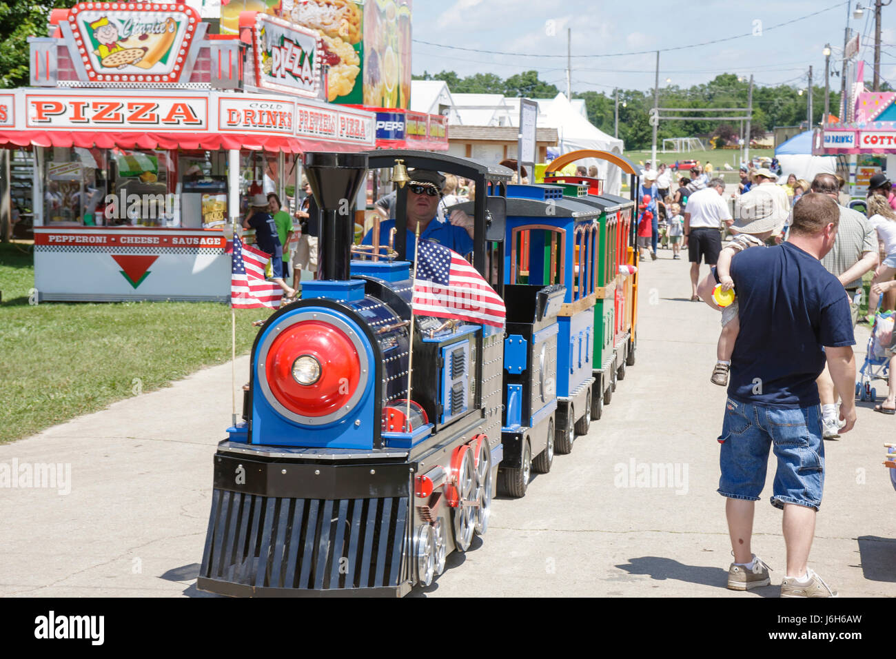 Kids train ride hi-res stock photography and images - Alamy